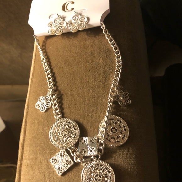 Charming Charlie | Jewelry | Vintage Charming Charlie Necklace Earrings ...